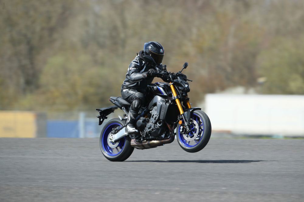 2021 Yamaha MT-09 SP UK road test and video review | Visordown