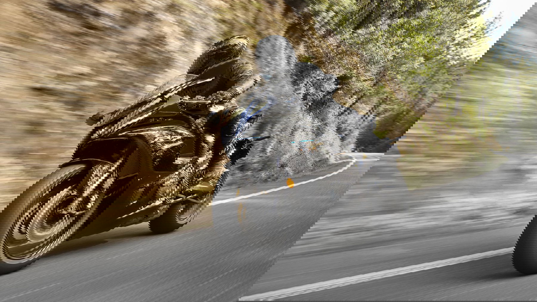 Yamaha R7 revealed | All the specs and features of the sports bike ...