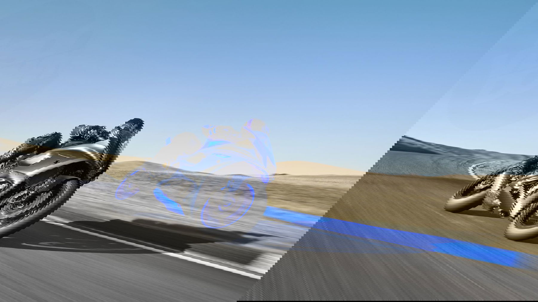 Yamaha R7 revealed | All the specs and features of the sports bike ...