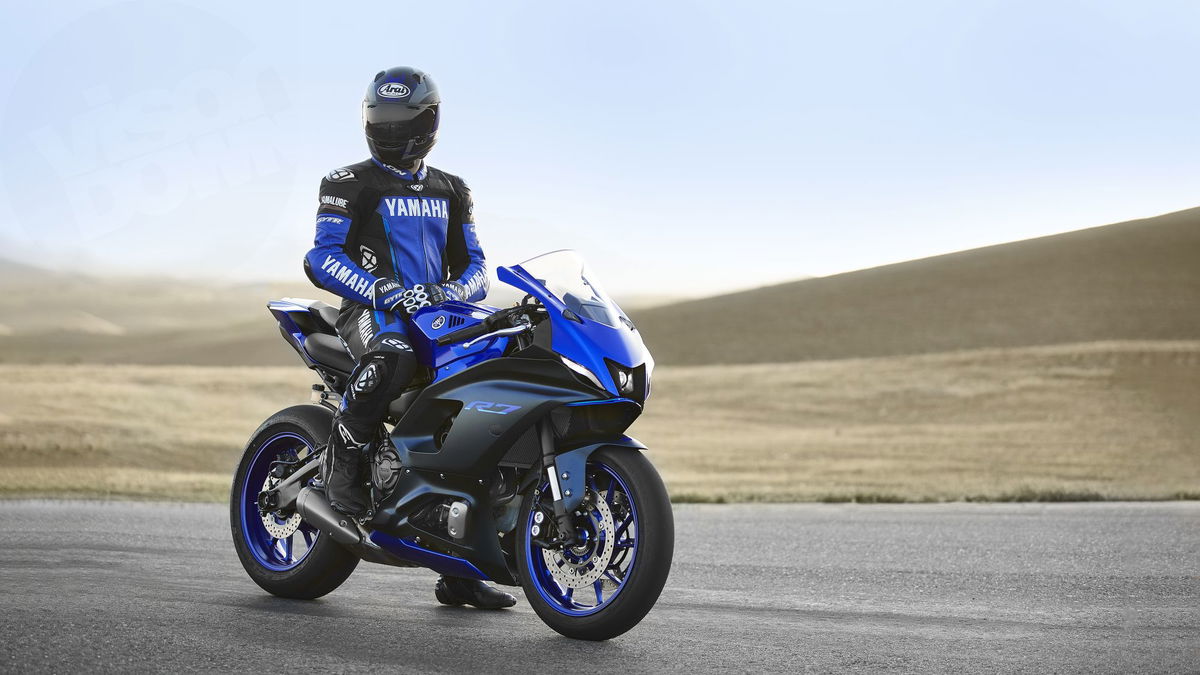 Yamaha R7 revealed | All the specs and features of the sports bike ...