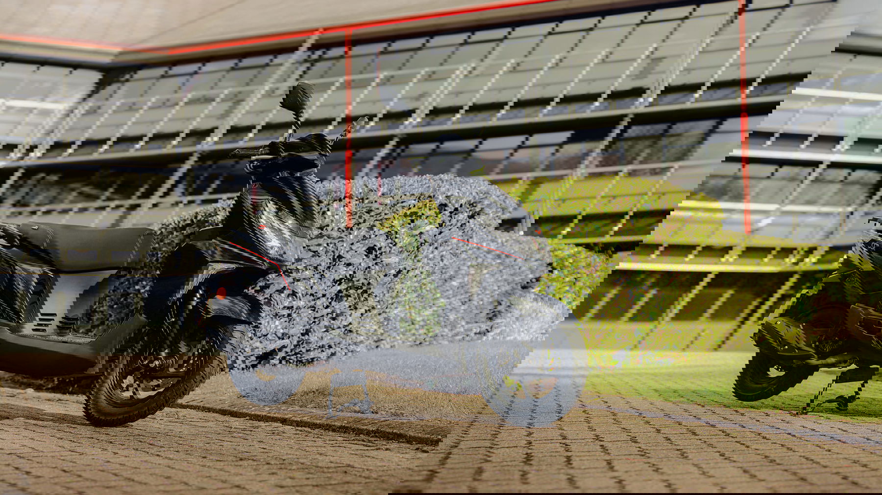 The Top 10 Best 125cc Scooters 2025 | Visordown