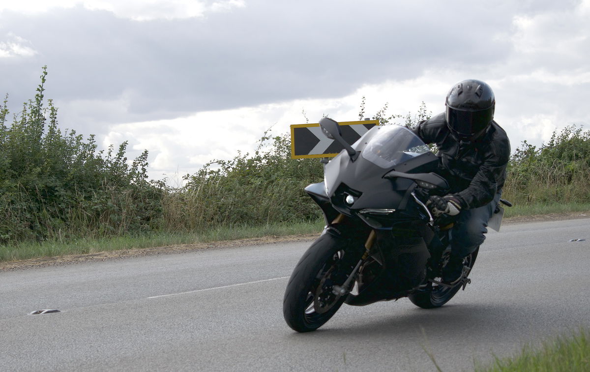 Yamaha R9 Review | Visordown