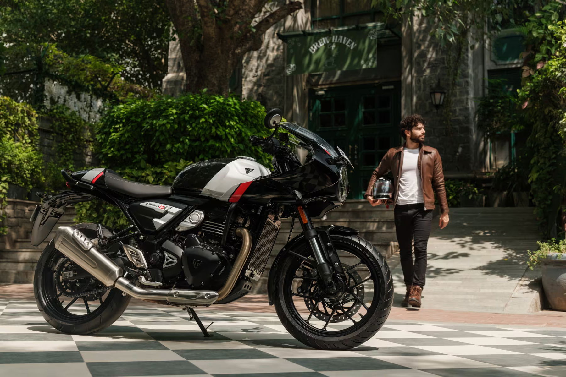 Triumph Thruxton 400 full spec features and details | Visordown