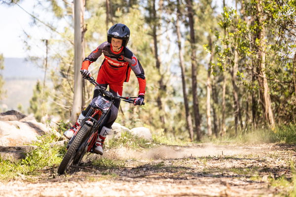 Oset TXP-24 Review: The Most Enjoyable Way to Hone Your Skills | Visordown