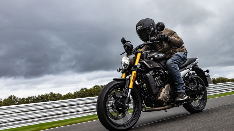 Hero Hunk 440 (2025) review, spec, details and features | Visordown