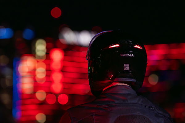 Sena Phantom ANC noise-cancelling motorcycle helmet features spec and ...