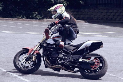 The top 7 best female stunt riders | Visordown