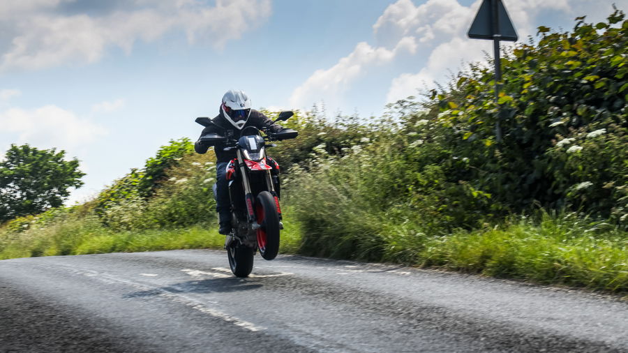 Ducati Hypermotard 698 Mono Review: The Best Single-Cylinder Bike ...