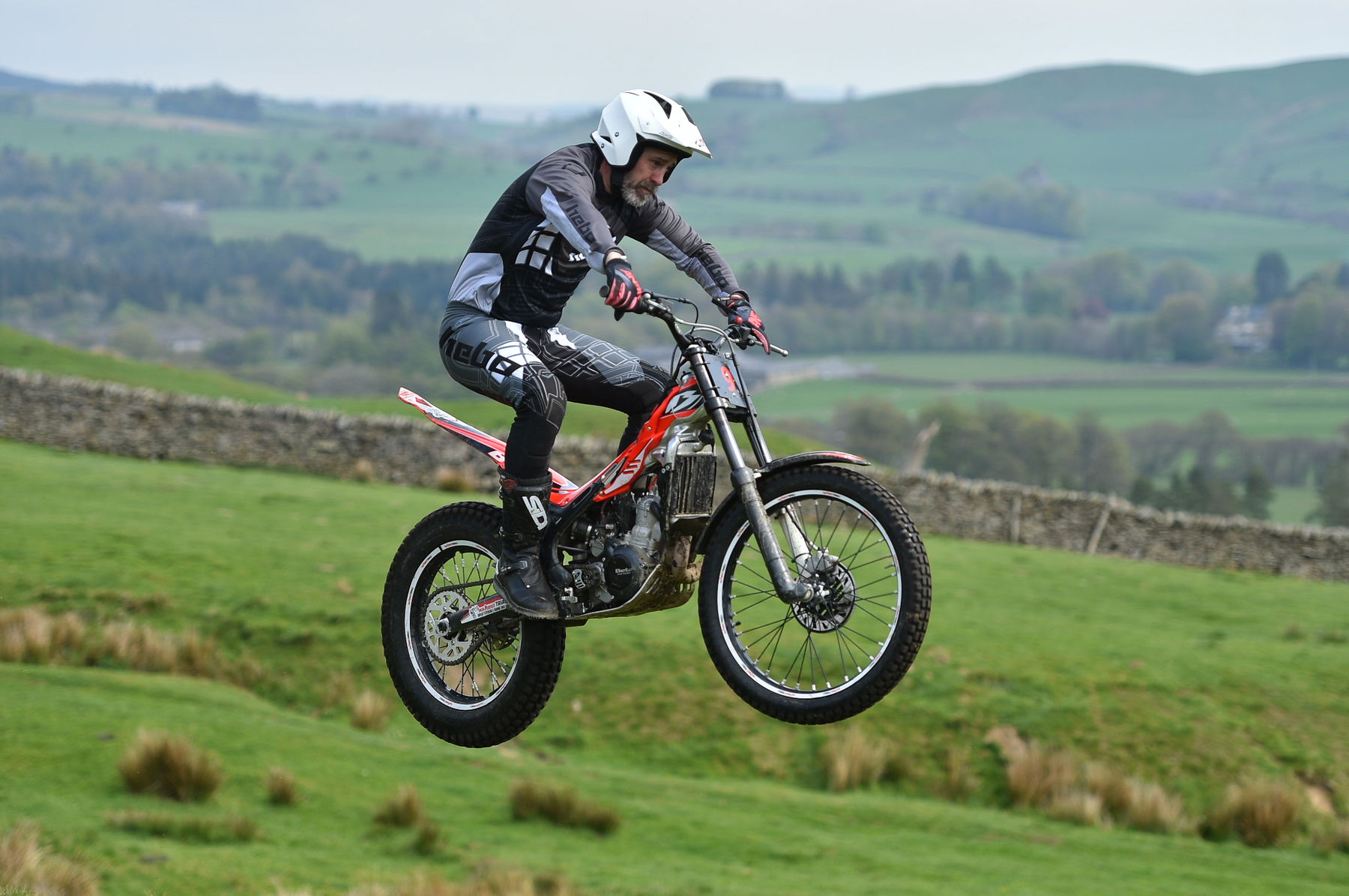 Inch Perfect Trials Review: Spoiler, It's Harder Than it Looks! | Visordown