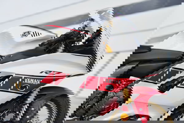 Yamaha R7 (2022) review | tested on the road and on the track | Visordown