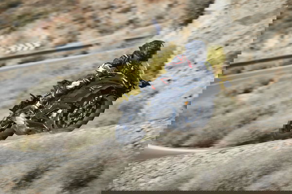 Yamaha R7 (2022) review | tested on the road and on the track | Visordown