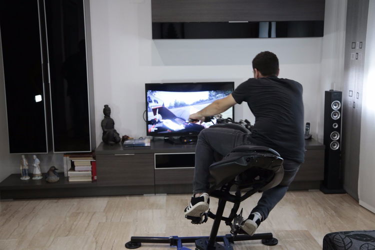 Get Marquez lean angle in your lounge | Visordown