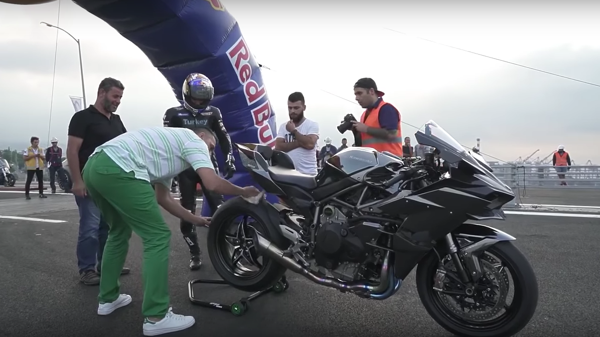 Kawasaki H2R breaks world record to 400 km/h | Visordown